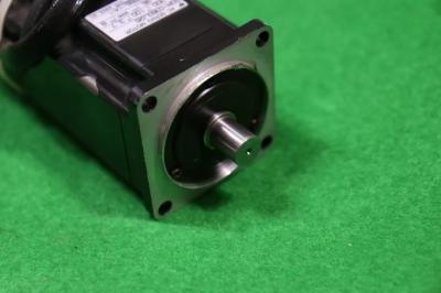 SGM-03B3J26 Yaskawa SGM Series Controller Servo 300w Power Motor