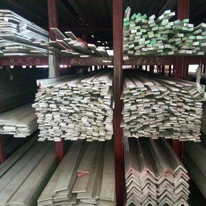 China Hot Rolled Stainless Steel Flat Bar with Customized Size and Polished Surface for High Demand Export for sale