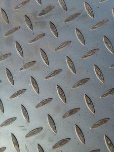 China ASTM A36 Hot Rolled Diamond Pattern Chequered Steel Plate for Construction and Industrial Use for sale