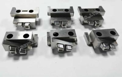 China Tolerância moldada +-0.002mm dos componentes da elevada precisão injeção plástica for sale