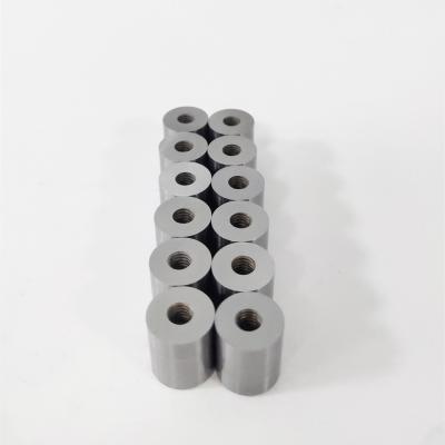 Cina Inserzione ad alta velocità rivestita di superficie del centro della muffa Skh51 per il tappo di bottiglia di plastica della bevanda in vendita