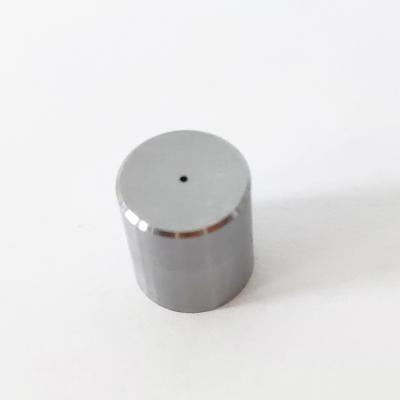 Cina Inserzione ad alta velocità rivestita di superficie del centro della muffa Skh51 per il tappo di bottiglia di plastica della bevanda in vendita