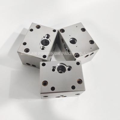China Peças fazendo à máquina do Cnc dos componentes do molde da precisão W300 para o empacotamento do recipiente à venda