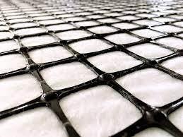 Quality 30-30KN PP Geogrid Thermal Bond 200g/sqm Geotextile Composite Geogrid Reinforce for sale