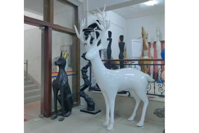 China Public Art Animal Statue Fiberglass White Deer Sculpture For Outdoor Decoration for sale