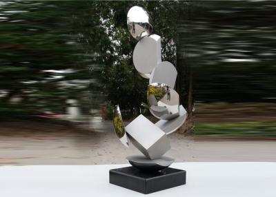 Cina Scultura moderna dell'acciaio inossidabile altamente lucidata per la decorazione dello stagno in vendita