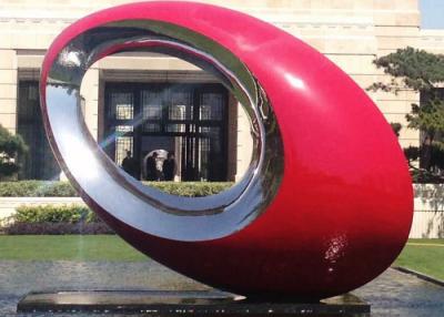 Cina Sculture moderne di arte del giardino della grande sfera all'aperto ovale della scultura del metallo dipinte rosso in vendita