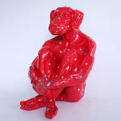 China Contemporary Diamond Dog Sculpture in Fiberglass Eye Catching Art Piece for Hotel Office Garden Decor for sale