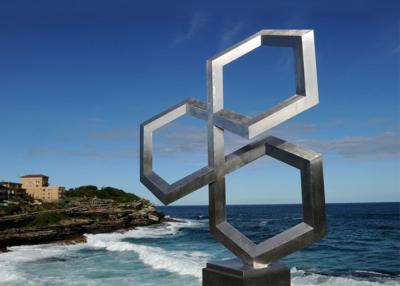 China Modern Seaside Decoration Corrosion Resistant Stainless Steel Sculpture for sale