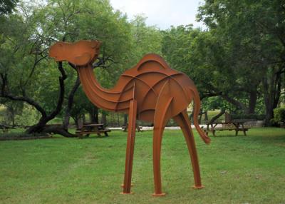 China Decoration Rusty Finish Camel Metal Yard Sculptures Of Corten Steel Longlife for sale