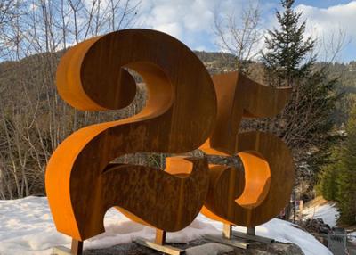 China Urban Rusty Welding Garden Number 25 Corten Steel Sculpture for sale