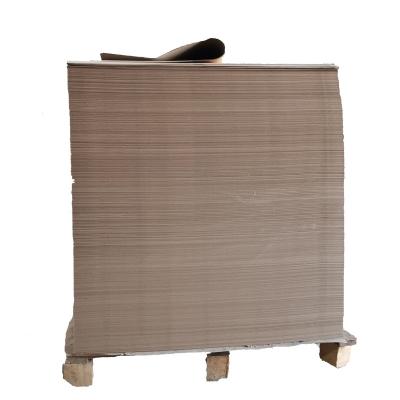 中国 環境に優しいリサイクルされた カフト包装用紙の巻物とシート 販売のため