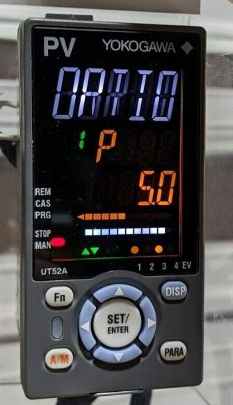 UT52A-000-11-00 Contrôleur de température de niveau intermédiaire Yokogawa 1 entrée universelle (TC, RTD, MV, V, MA)
