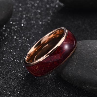 Cina Anello in carburo di tungsteno oro rosa lucido 8mm con intarsio in legno di acero rosso, bordi bombati, vestibilità confortevole in vendita