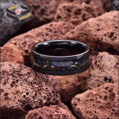 Cina Regalo per l'anniversario Anello di tungsteno martellato nero da 8 mm con intarsio di opale e meteorite in vendita