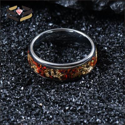 Cina Anello di tungsteno in argento lucido da 8 mm con intarsio di opale e foglio d'oro in vendita