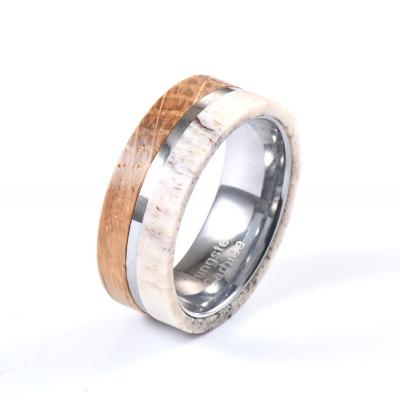 Cina Regalo d'anniversario 8mm Corna di cervo naturale Scuderia di whisky Legno Intaglio Carburo di tungsteno Anello per uomini Vintage Wedding Band in vendita