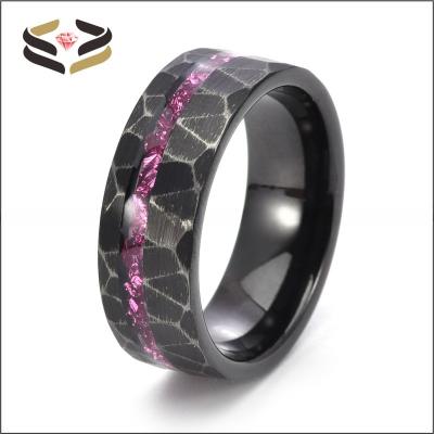 Cina Anello in carburo di tungsteno nero con scanalatura sfalsata, intarsio in legno di botte di whisky, pietra e corno di cervo in vendita
