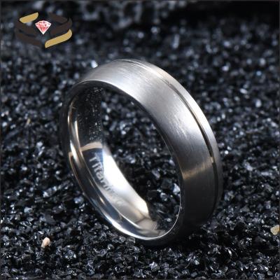 Cina Anello di fidanzamento e matrimonio in titanio con scanalatura sfalsata, finitura opaca e spazzolata, 6mm 8mm per uomo e donna in vendita