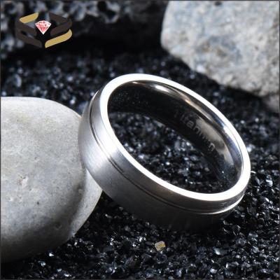 Cina Anello di fidanzamento e matrimonio in titanio con scanalatura sfalsata, finitura opaca e spazzolata, 6mm 8mm per uomo e donna in vendita