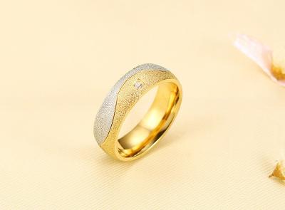 Cina Anelli in acciaio inossidabile a forma di diamante in argento 18K oro placcato due toni sabbiato in vendita