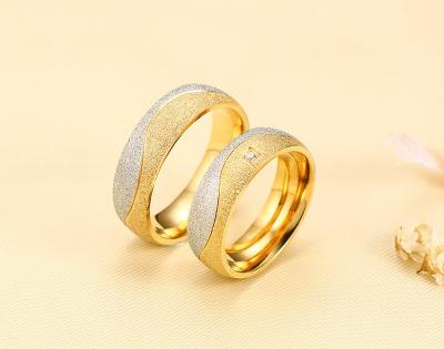 Cina Anelli in acciaio inossidabile a forma di diamante in argento 18K oro placcato due toni sabbiato in vendita