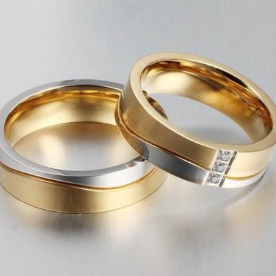 Cina Set di anelli di fidanzamento e matrimonio placcati oro 18K CZ forma geometrica in acciaio inossidabile in vendita
