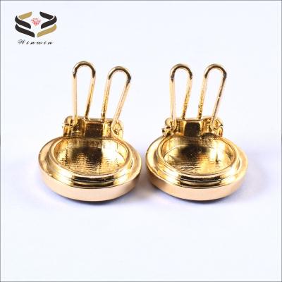 Cina Caffè Epossidico Intaglio di ottone Capo bottone Manubri Rotondo per camicia normale maschile in vendita