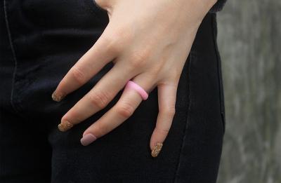 Cina Anelli di silicone traspiranti da 5 mm per le donne anniversario di matrimonio in vendita