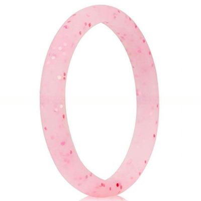 Cina Anello in silicone di gomma da donna con tecnologia di incastonatura a canale, classico scintillante, fascia nuziale in gomma, multi colori, 2,7 mm in vendita