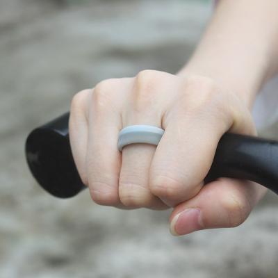 Cina Anelli in gomma siliconica unisex 8mm scanalati per matrimonio e fidanzamento in vendita