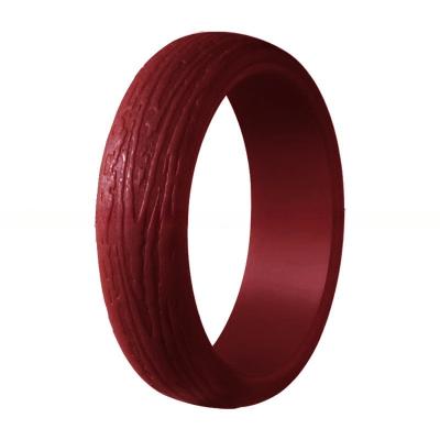 Cina Anelli in silicone per allenamento con texture corteccia convessa, incastonatura a canale, anelli in silicone per matrimonio per lei in vendita