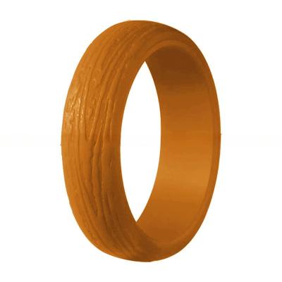 Cina Anelli in silicone per allenamento con texture corteccia convessa, incastonatura a canale, anelli in silicone per matrimonio per lei in vendita