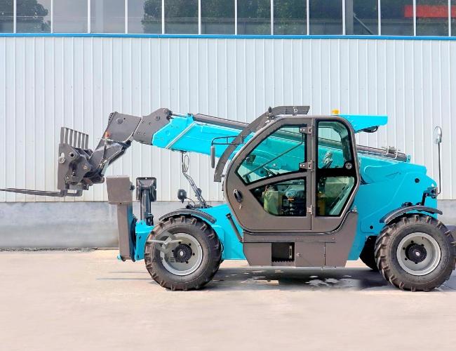 4x4 3.5 Ton 10m Telehandler with Cummins Engine for Construction Hot Sale in Saudi Arabia 2