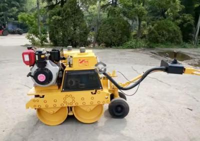 China 800 kg Vibratory Road Roller LTC08H Gaande achter dubbele trommel 5.9kw for sale
