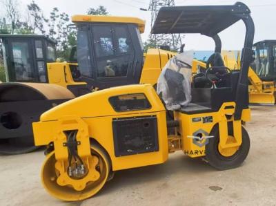 중국 우간다에서 4톤 수압 타이어 결합 도로 롤러 LTC204P 뜨거운 판매 판매용