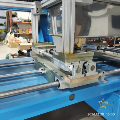 중국 첨단 기술 부엌 싱크 베인 제조 기계 CNC 표면 용접 기계와 함께 판매용