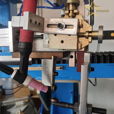 Aanpasbare keukensinkmachine met geavanceerd CNC-besturingssysteem voor het lassen van keukenbenodigdheden en gereedschappen