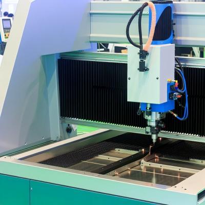 Китай 4-осевая высокоточная сварная машина с ЧПУ (специализированная на внутреннем крае панели) продается