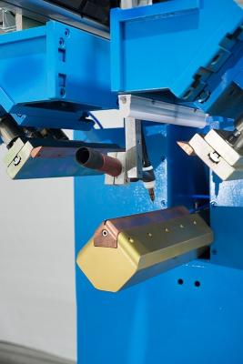 China Soldadora vertical CNC de 220V 500W com pressão de ar de 0,1-1,2MPa para soldagem redonda de quatro cantos à venda