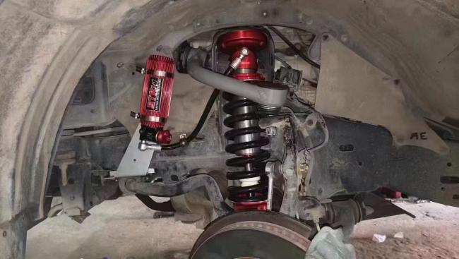 Adjustable Nitrogen Suspension Coilover Shock for Toyota Prado - side view