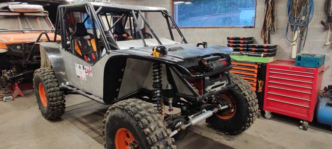 2.5 Double Coilover shock absorber - mounting detail