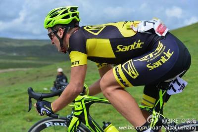 China Straight Pull 70mm Clincher Road Bike Carbon Wheels 700c For Racing for sale