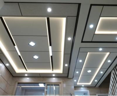 Cina 2 mm-10 mm pannello sandwich in alluminio a nido di miele in PE con rivestimento in PVDF resistente al fuoco in vendita