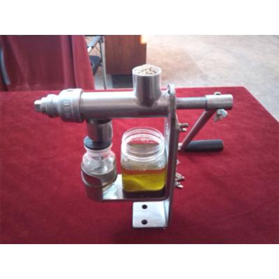 China Hand Operated Oil Extraction Machine Perfect for Small-Scale Oil Production of Peppermint and Soybean Oil for sale