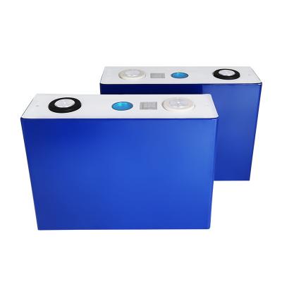 Cina Stoccaggio prismatico ESS UPS delle batterie LF100M Lithium For Solar di Lifepo4 3.2V 100ah in vendita