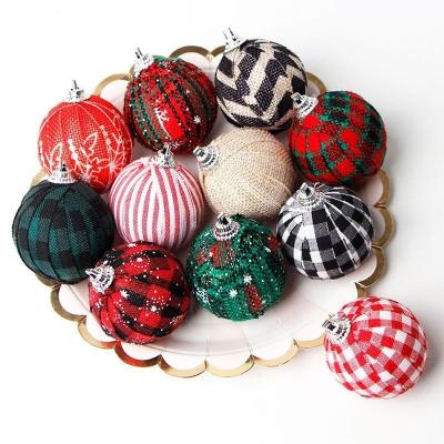 Cina Palline a nastro di Natale Ornamenti 2022 Design Bulk Tin Ball con nastro in vendita