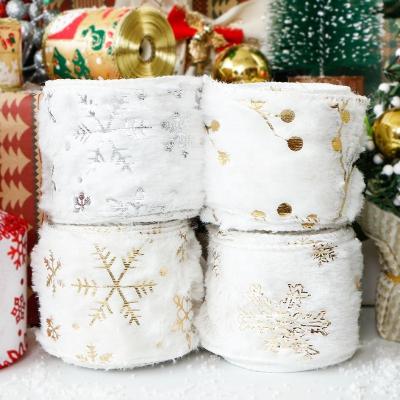 中国 2023 スタイルの クリスマス・クラフト リボン カスタム プルーシュ ワイヤ エッジ リボン 金色印刷 販売のため