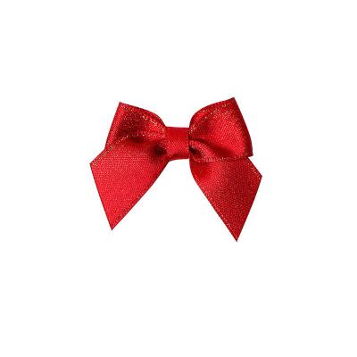 Cina Fiori decorativi corone prefabbricati piccoli nastri per biancheria intima per la festa della mamma in vendita