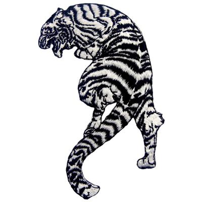 Cina L'OEM ha cucito la protezione del confine 1.9in Tiger Embroidery Patch Iron On in vendita